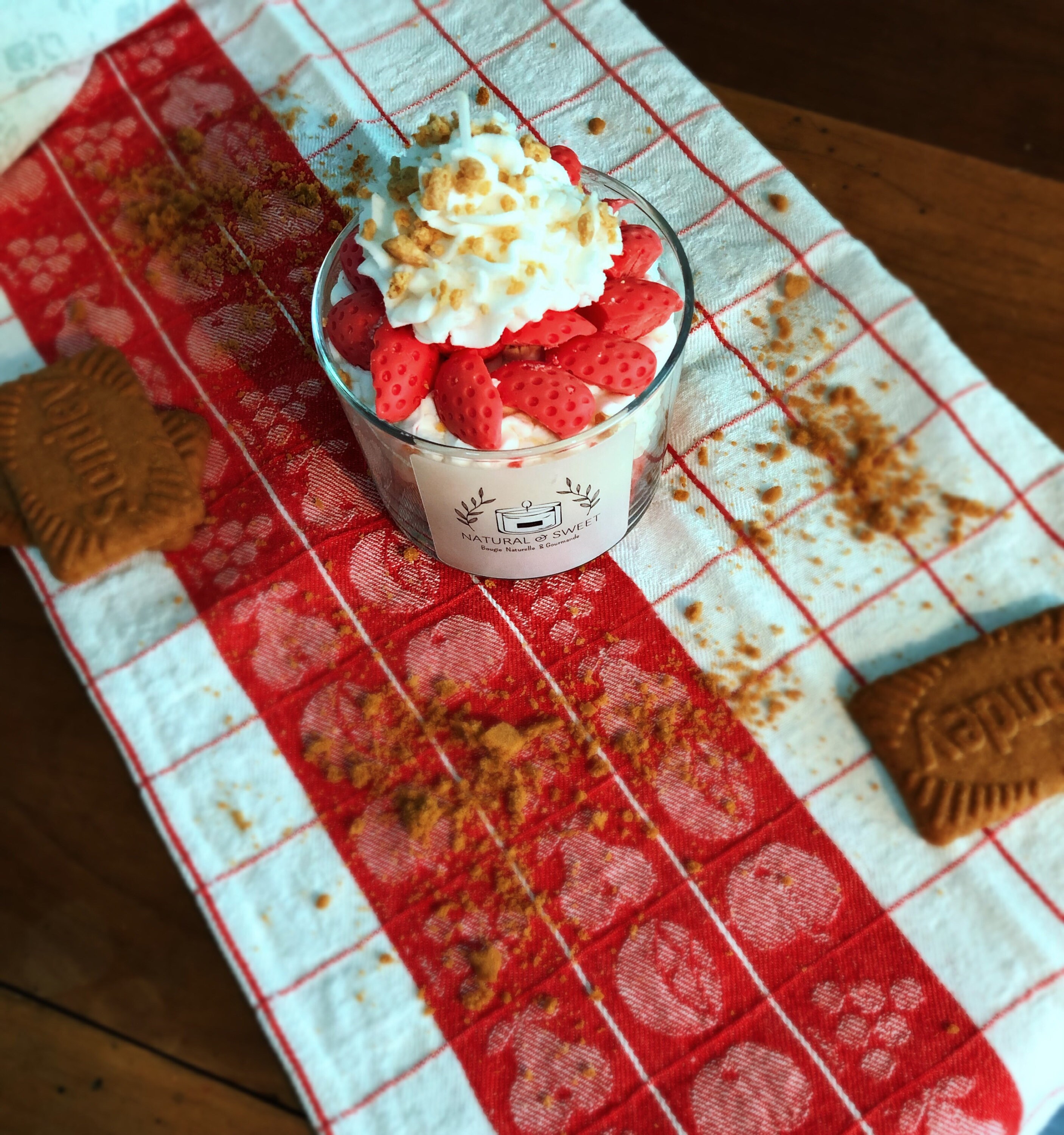 Bougie gourmande parfumée fraises et chantilly / cire de soja - Etsy France