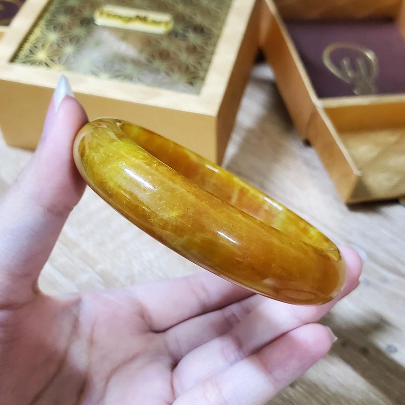 High Quality 48-72mm Jadeite Jade Light to Medium Yellow Yingmart ...