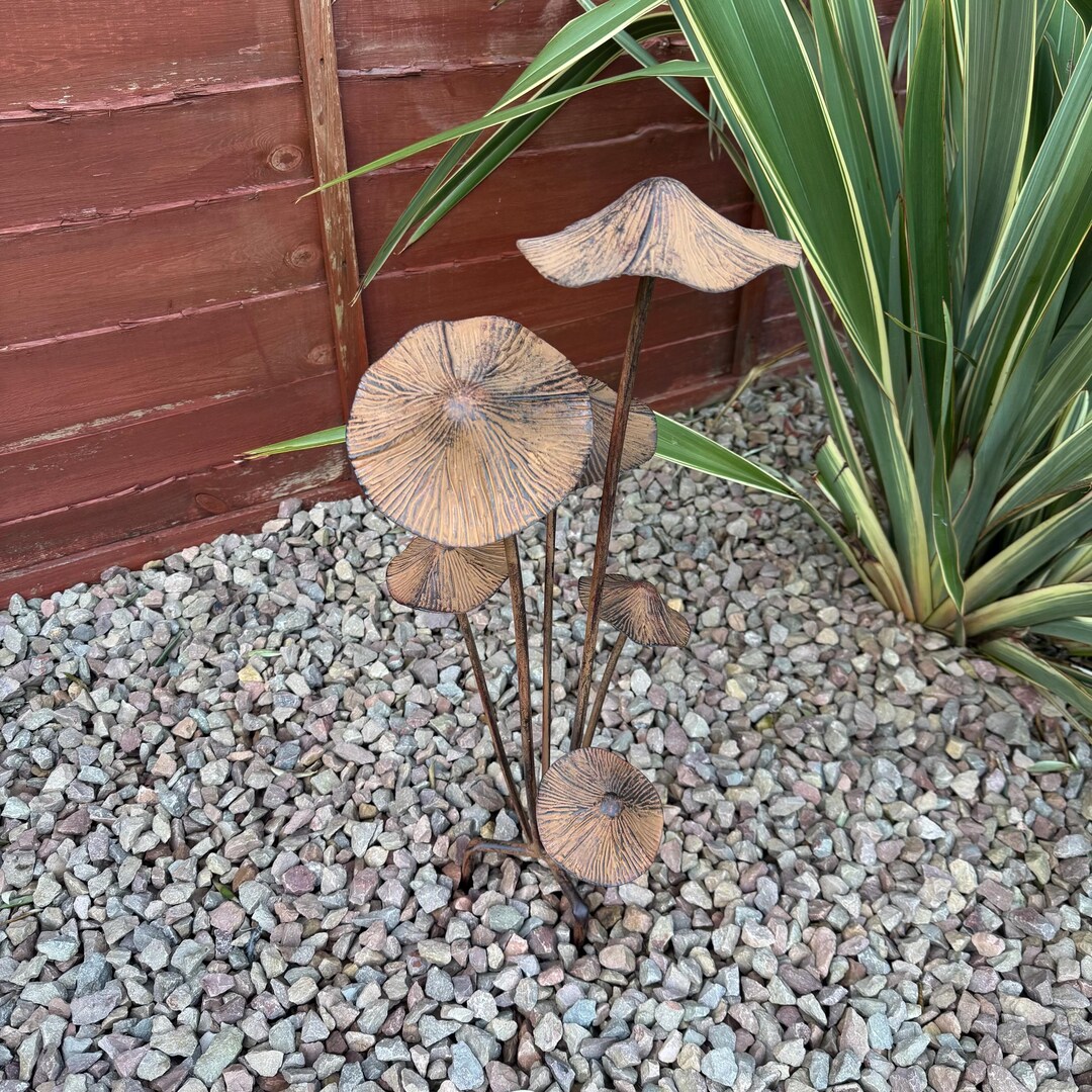 Large Brown Metal Garden Mushroom Toadstool Ornament - Etsy