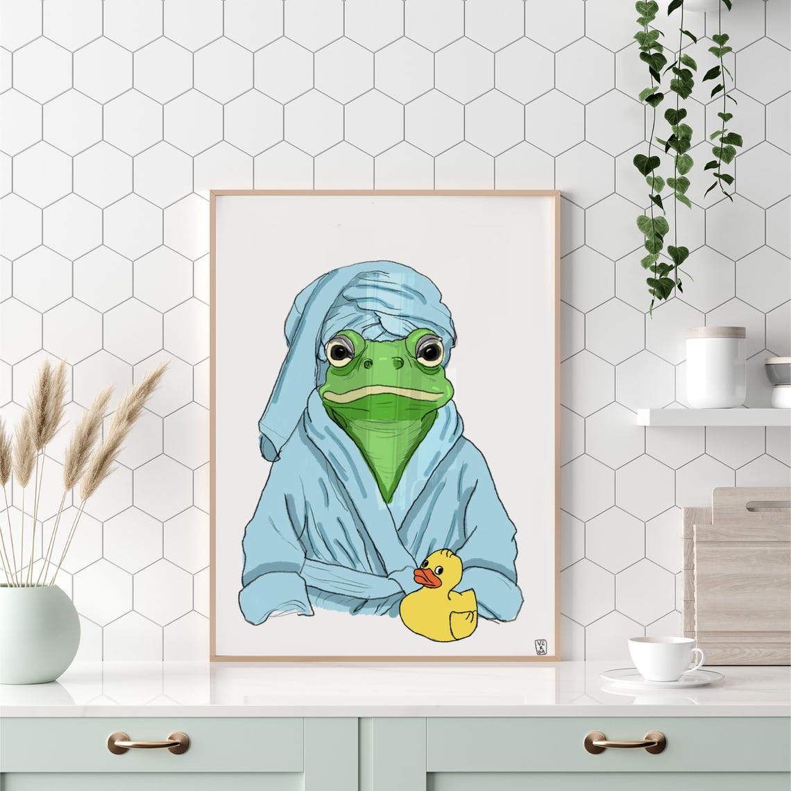 Frog in the Bath, Animal Bathroom, Green Wall Art, Hand Drawn, Stylish ...