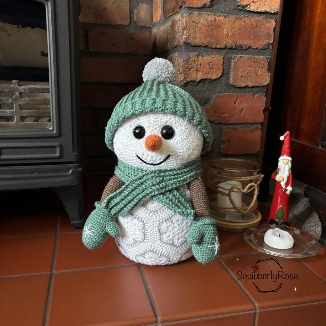 Meltin' John the African Flower Snowman Festive Ornament Pattern ...