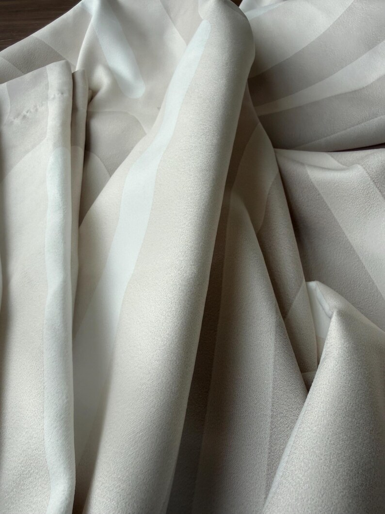 Painéis de janela estilo cottagecore com flores azuis, cortinas com ...