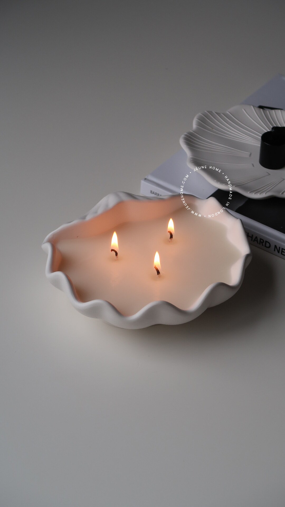 Large Clam Shell Candle: Coconut Wax, Triple Wick, Eco Resin Jar - Etsy