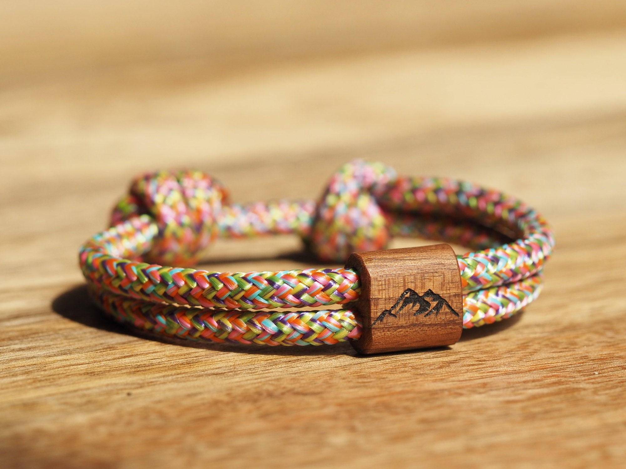 Bergsteiger Holz Berg Armband aus Segeltau mit Bergmotiv - Etsy.de