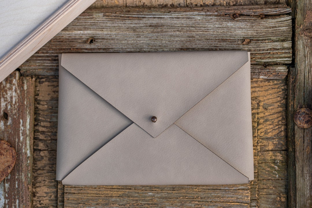 Vegan Leather Envelope "vintage" in Size 13x19 Without Engraving in the ...