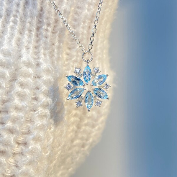 Snowflake Necklace - Etsy