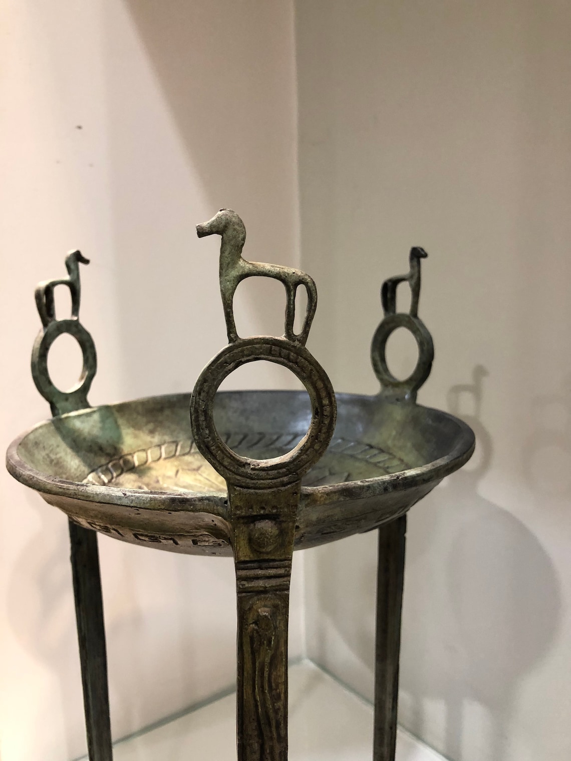 Tripod the Oracle of Delphi Tripod the Seat of the Pythia - Etsy