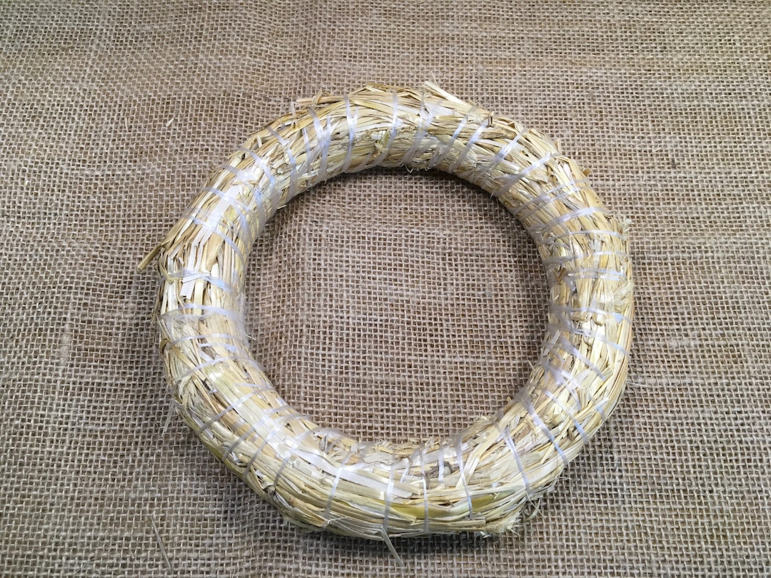 Eco Straw Wreath Bases. DIY Wreath Making. Natural Straw Wreath Rings ...