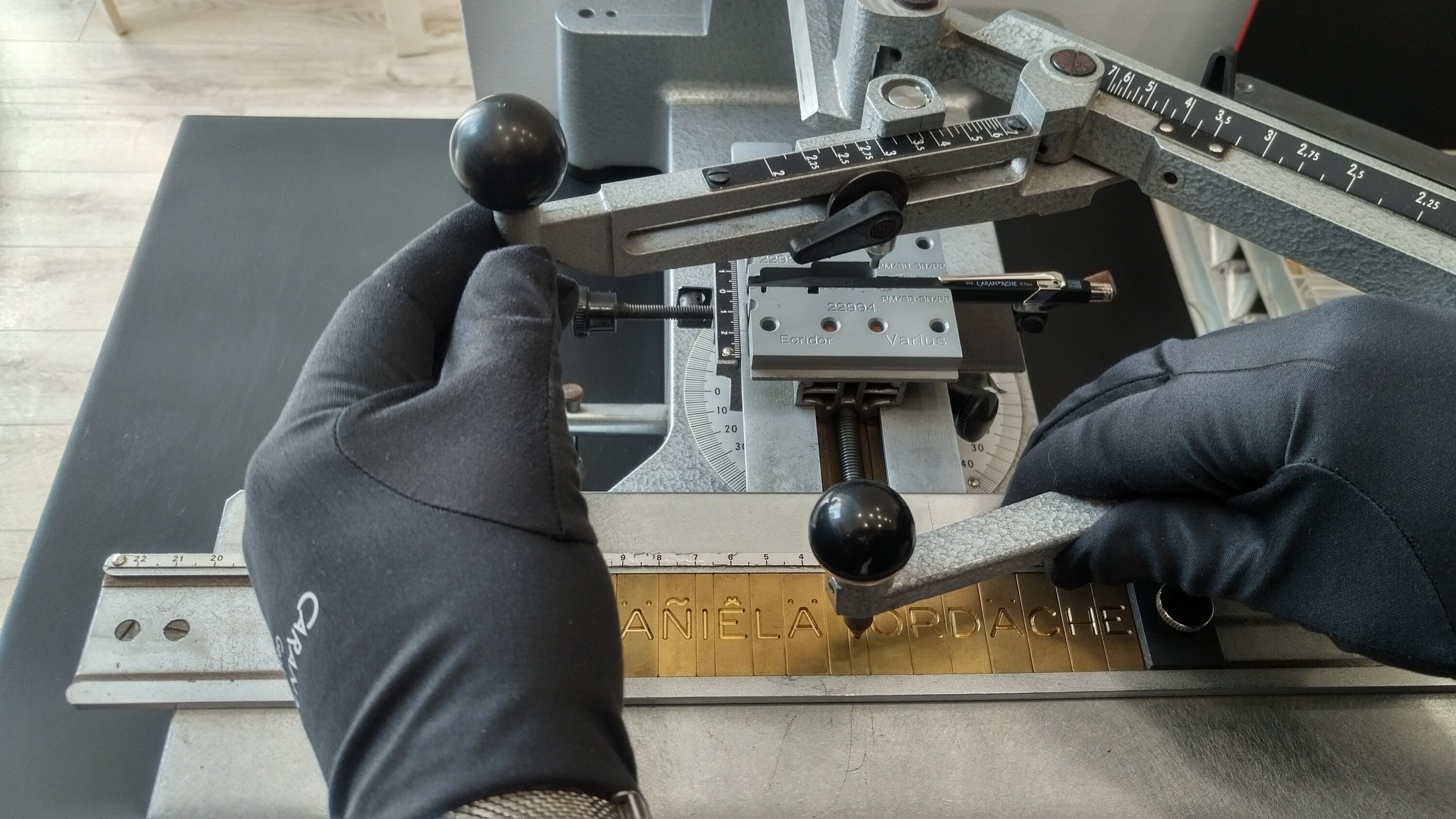 Gravograph Engraving Machine for sale | Only 3 left at -75%