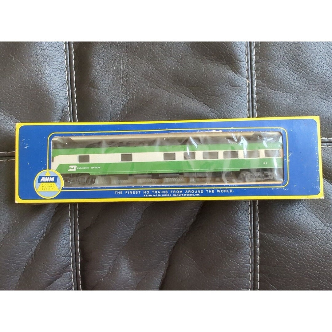AHM 1930 Burlington Northern SS 85'COACH Road 123 Passenger Car in Box ...