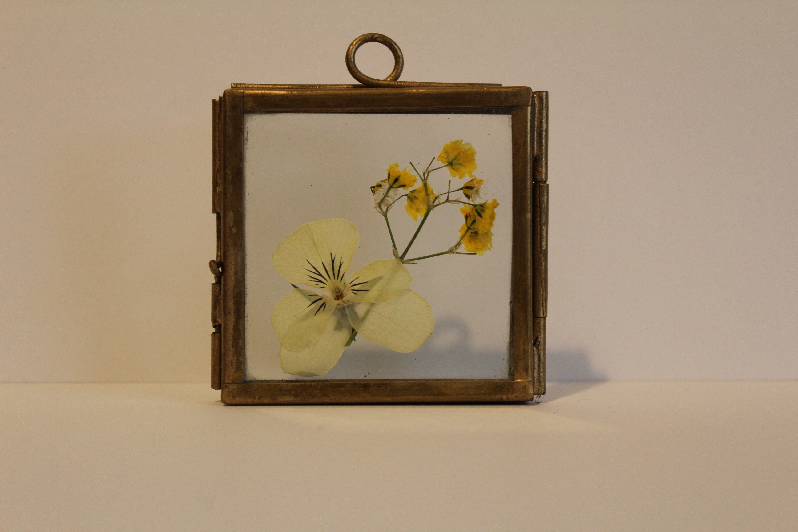 Yellow Pressed Flowers in 2 X 2 Frame Wedding Favours Wedding Favour ...