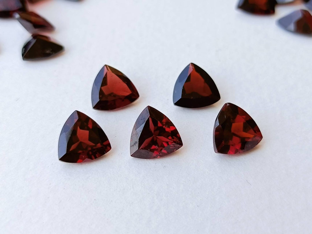 AAA Quality Mozambique Garnet Big Faceted Trillion Gemstone, Size 5mm ...