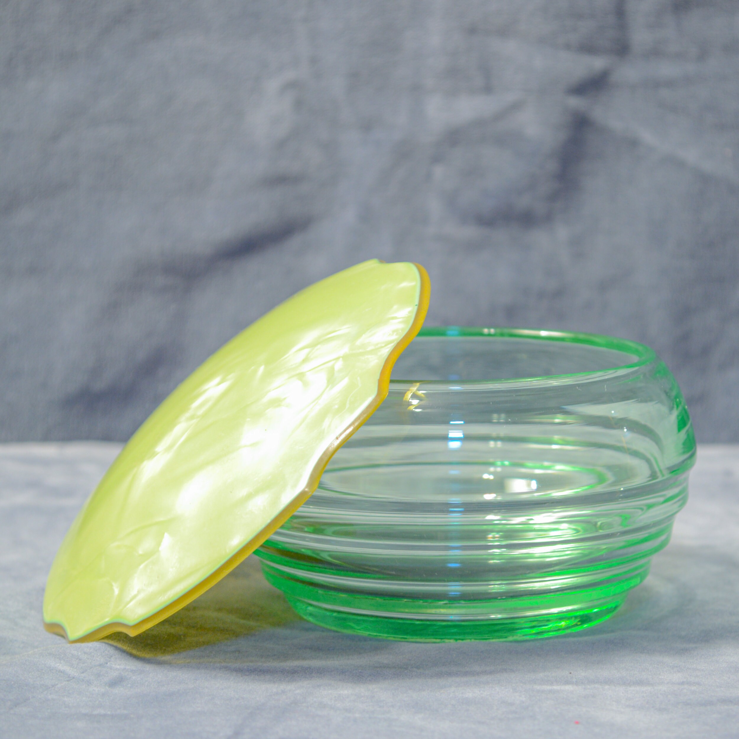 Green Depression Glass Powder Box W/ Bakelite Lid - Etsy