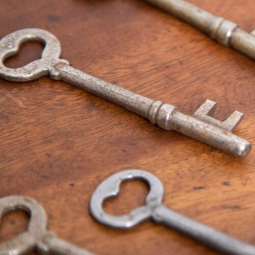 Real Heart Shaped 1800s Skeleton Keys Purchase for 1 Key - Etsy