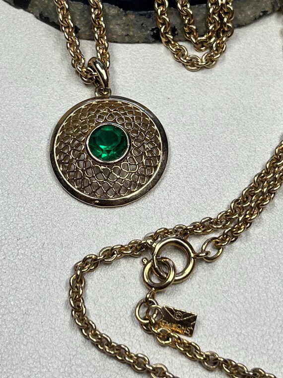 Vintage EMMONS gold tone/green glass pendant necklace - Gem