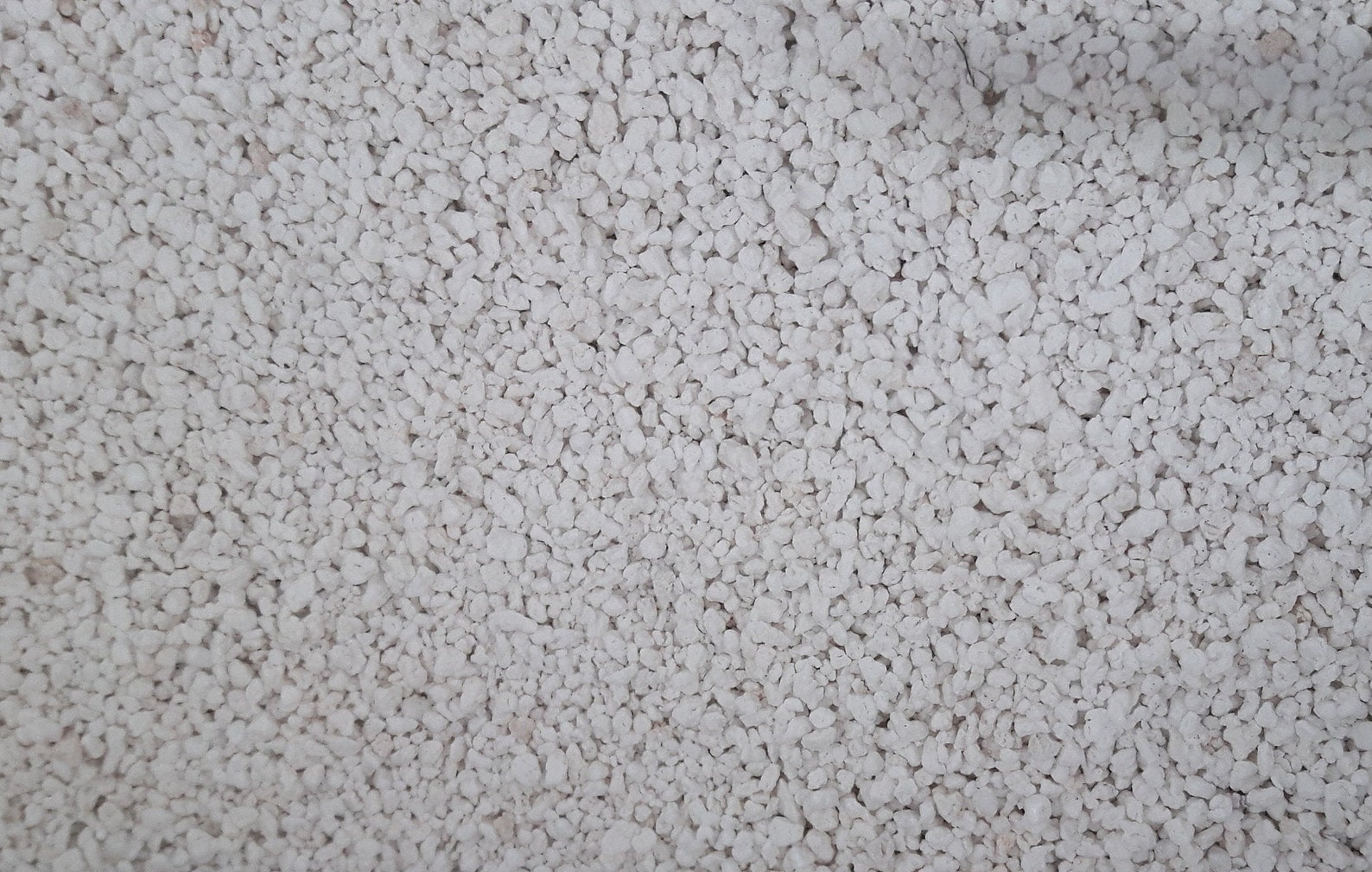 Horticultural Grade Perlite 2-5MM for Lightening Soil & Retaining ...