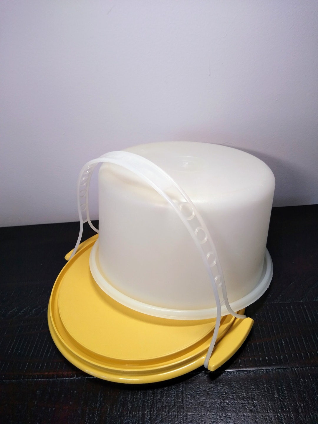 Vintage Tupperware Gold Round Cake Carrier 1216 - Etsy