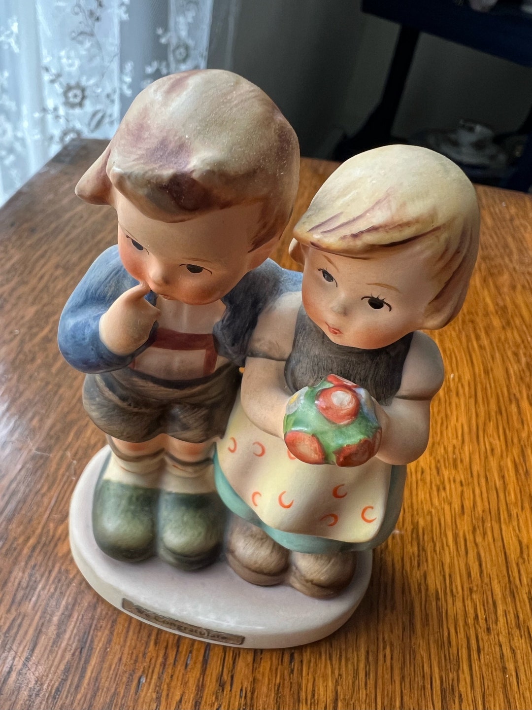 1952 Goebel Hummel Figurine TMK6 #320 "we Congratulate" 4.5 Inches ...