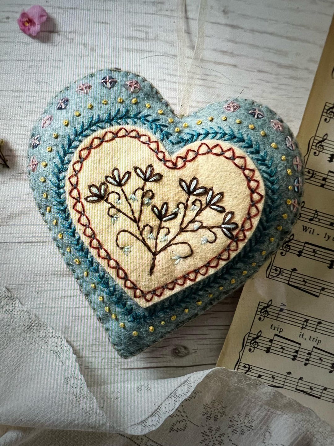 Embroidered Wool Felt Heart Craft Kit ~ Heart Collectible ~ Handcrafted ...