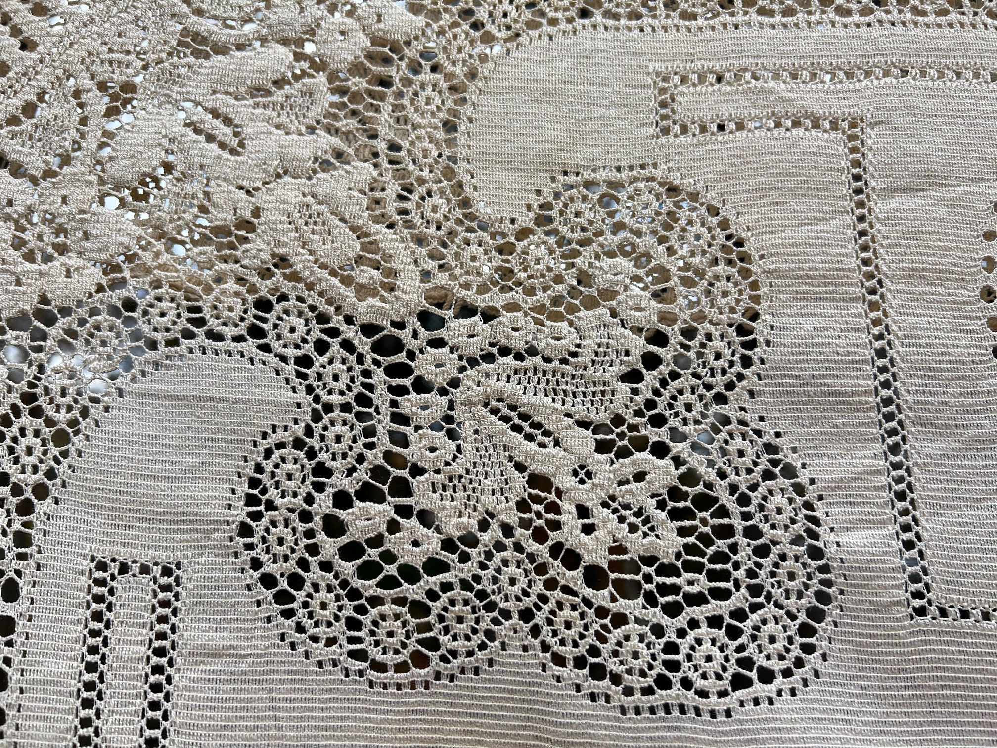 1940 Gorgeous Rectangular Quaker Lace Tablecloth Intricate Lace Designs ...