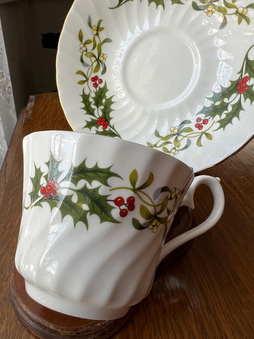 Vintage English Fine Bone China Christmas Footed Cup/saucer~ Teacup Set ...
