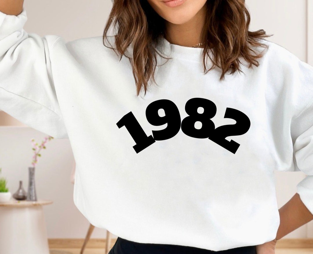 1982 College Style Number Sweater -1982 Birthday Year Number Sweat for ...