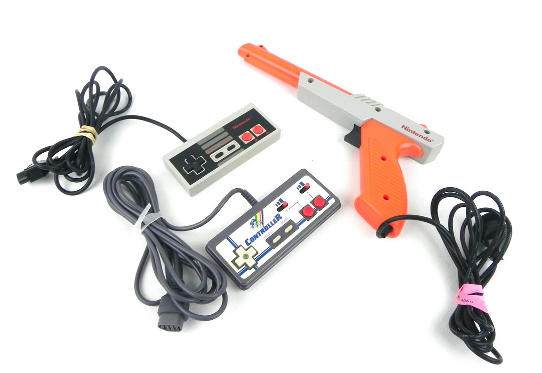 Original NES Controller, 1985 Nintendo Zapper Gun & NES Turbo Tech ...