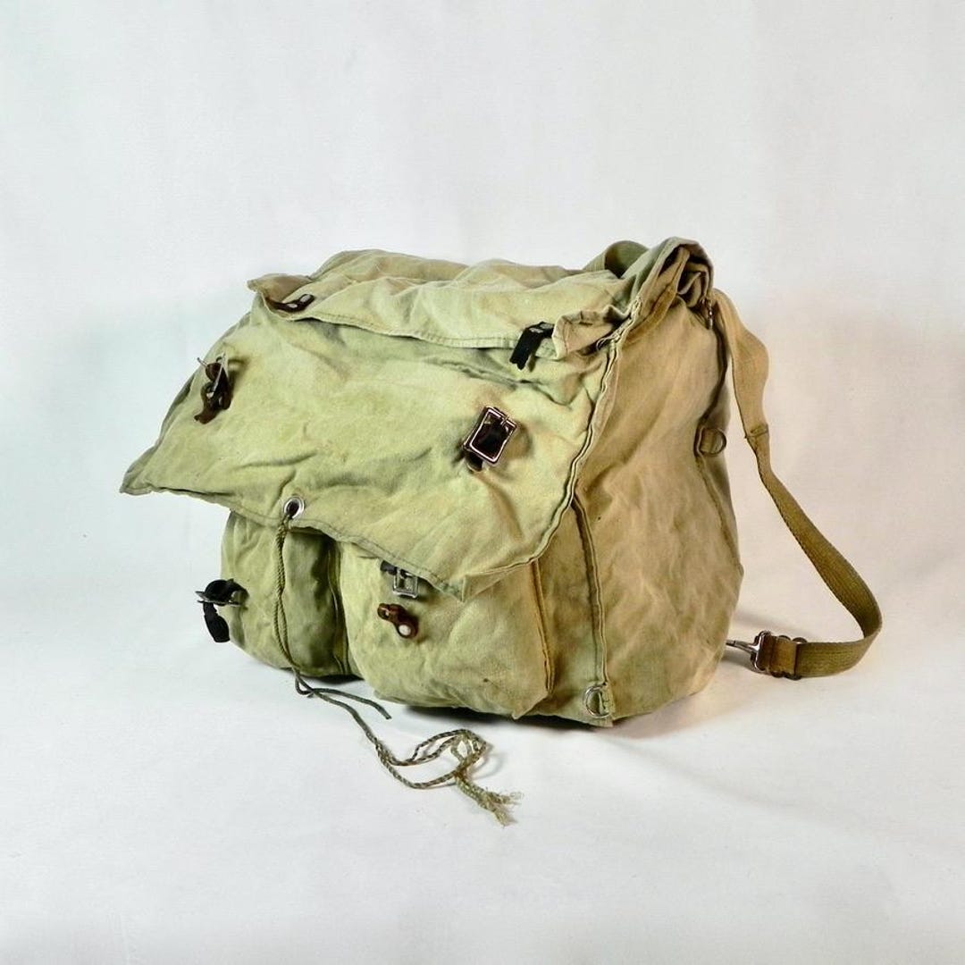 1970s US Army Large Backpack | OD Green Military Vietnam Era Rucksack ...