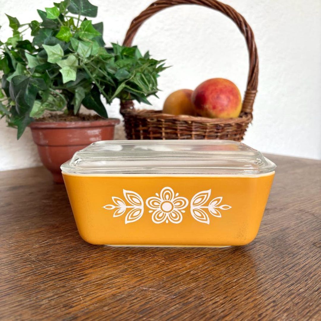 Pyrex Butterfly Gold 1972 Fridge Container 502 | 1.5 Pint Crazy Daisy ...