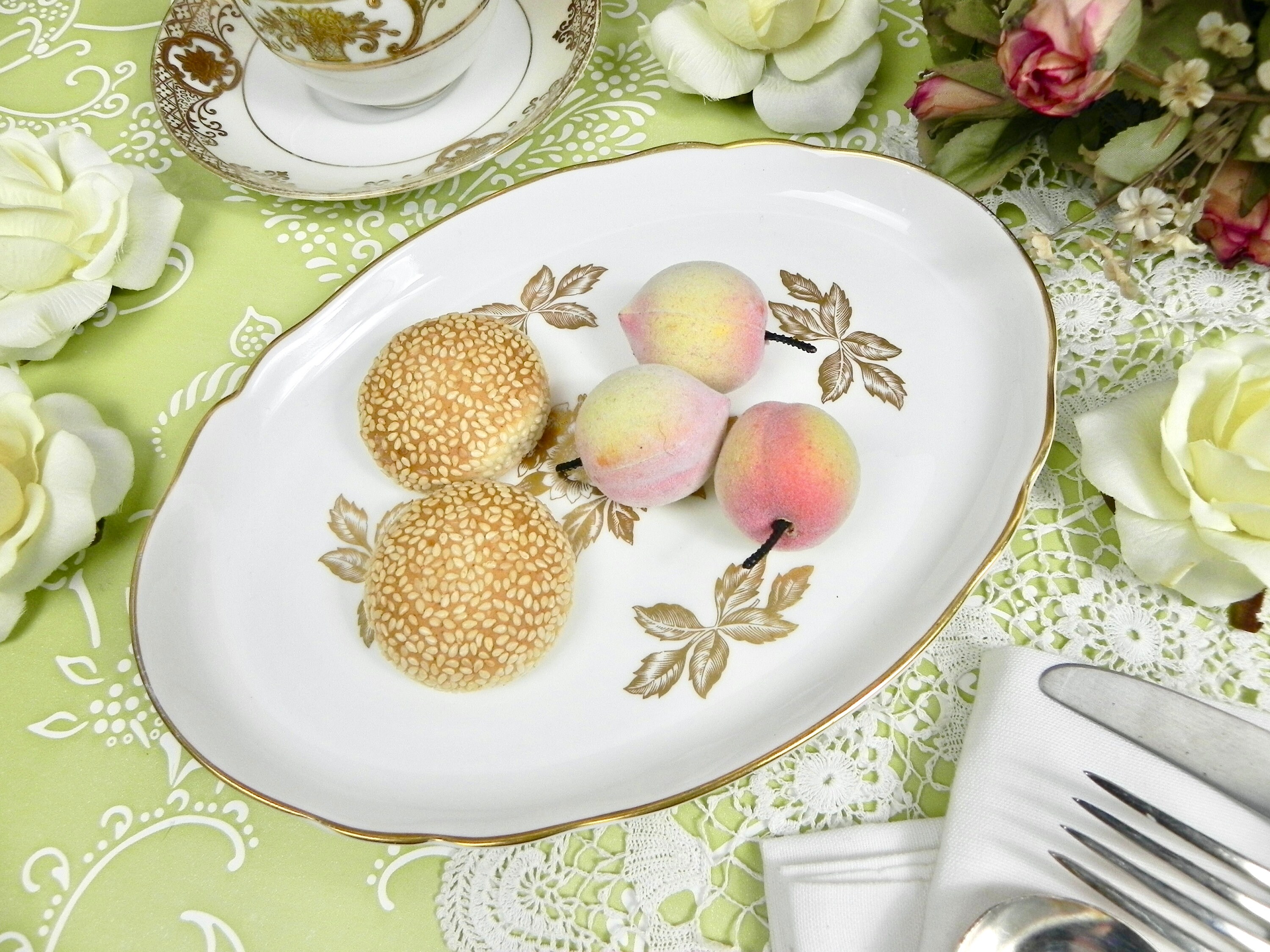 Wedgwood Gold Tonquin Plate | Gold Rose Oval Serving Plate | Fine ...
