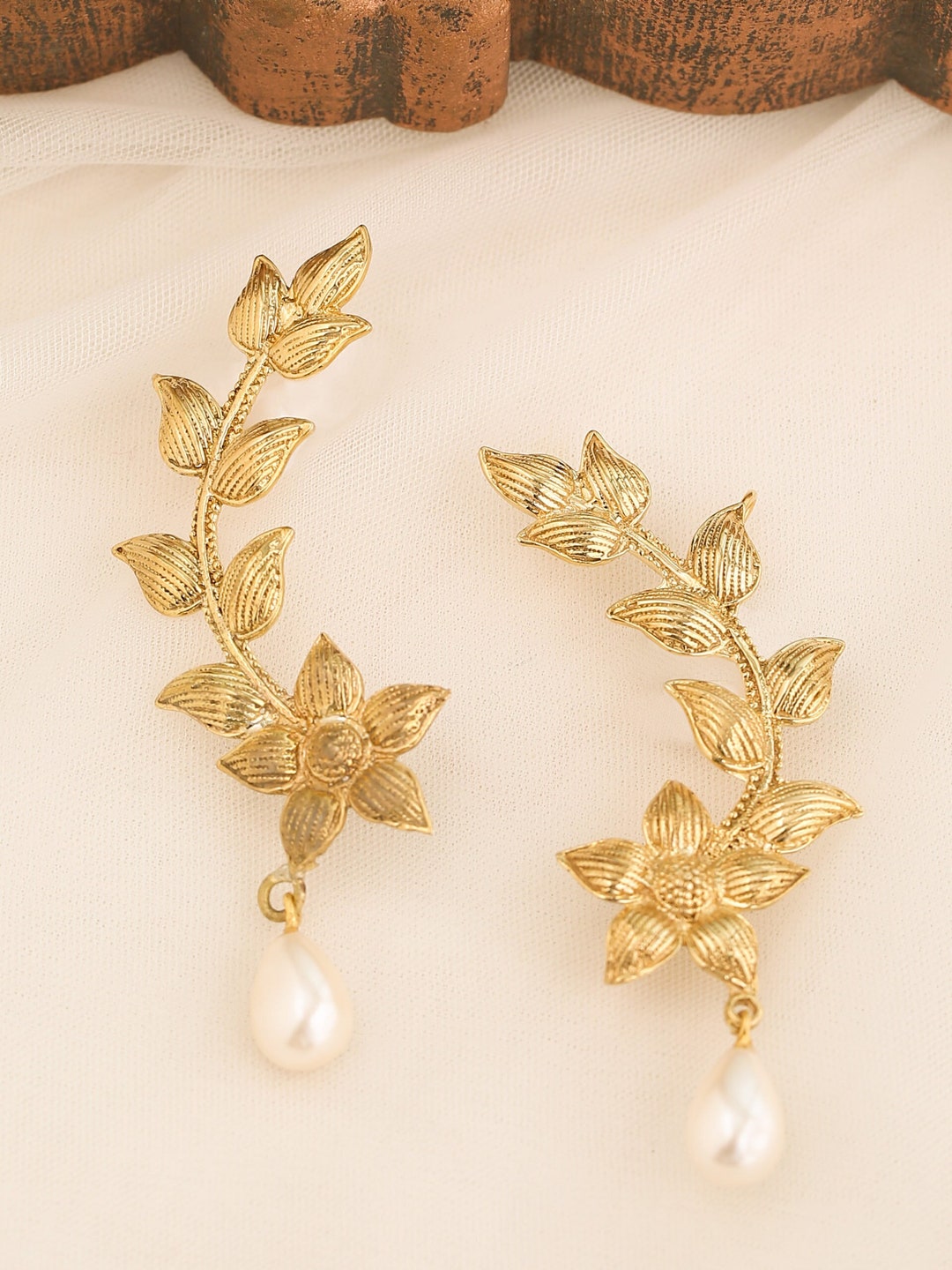 Leaves and Flower Earring Gold. Floral Ear Wrap. Texture Leaf Earring ...