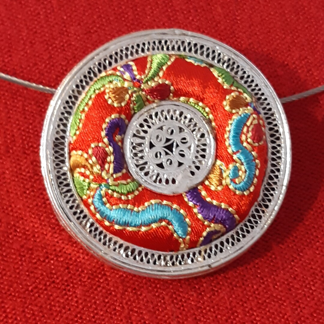 Maison MOAMA Red Embroidery Medallion - Old Jewel - Artisanal - Etsy