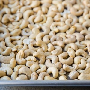 CASHEWS Raw Fresh Bulk Organic Premium Whole Jumbo Cashew Kernels From ...