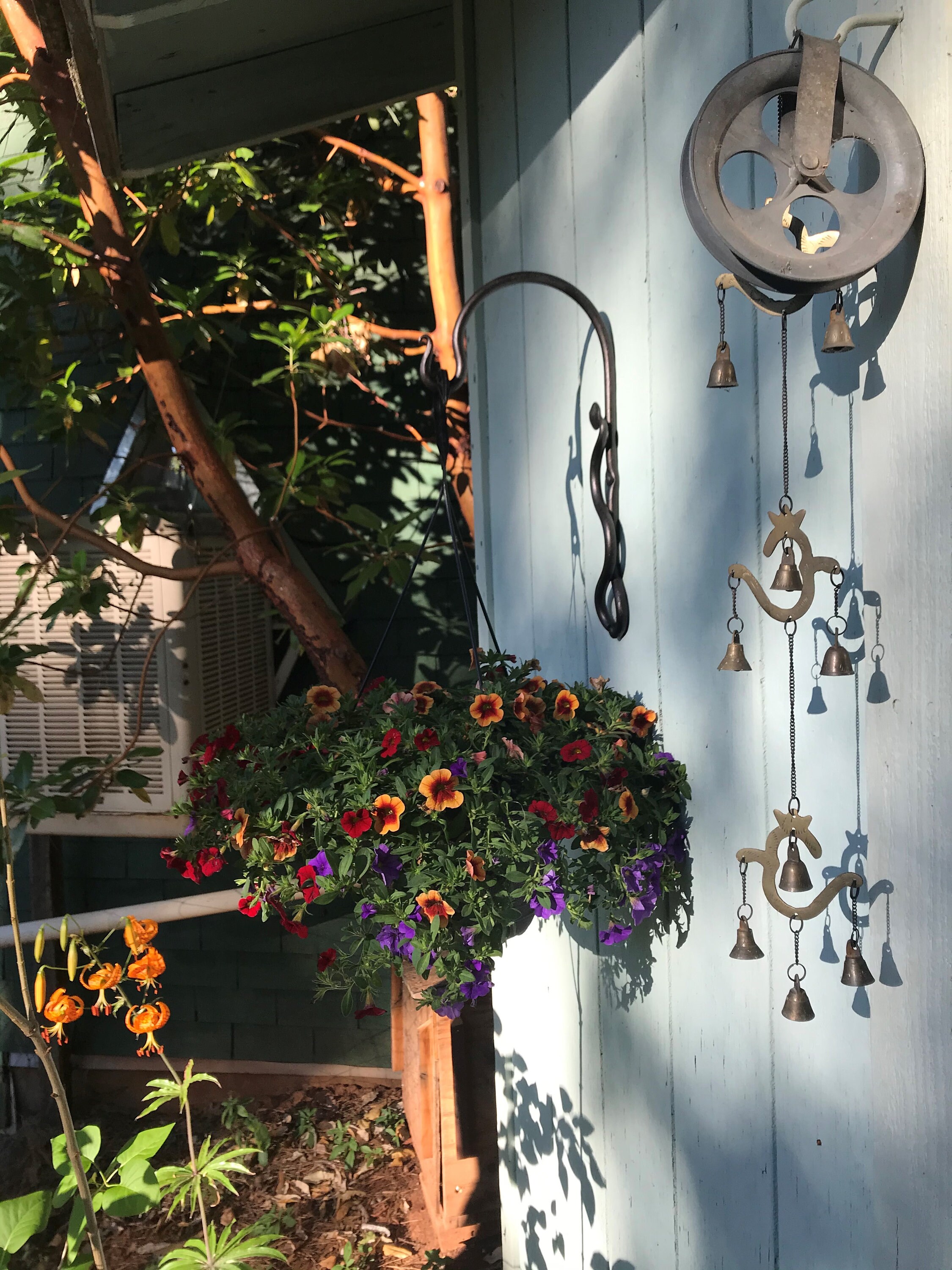 Hand Forged Plant Hanger With Hook Finial Outdoor Plant Bracket Bird ...