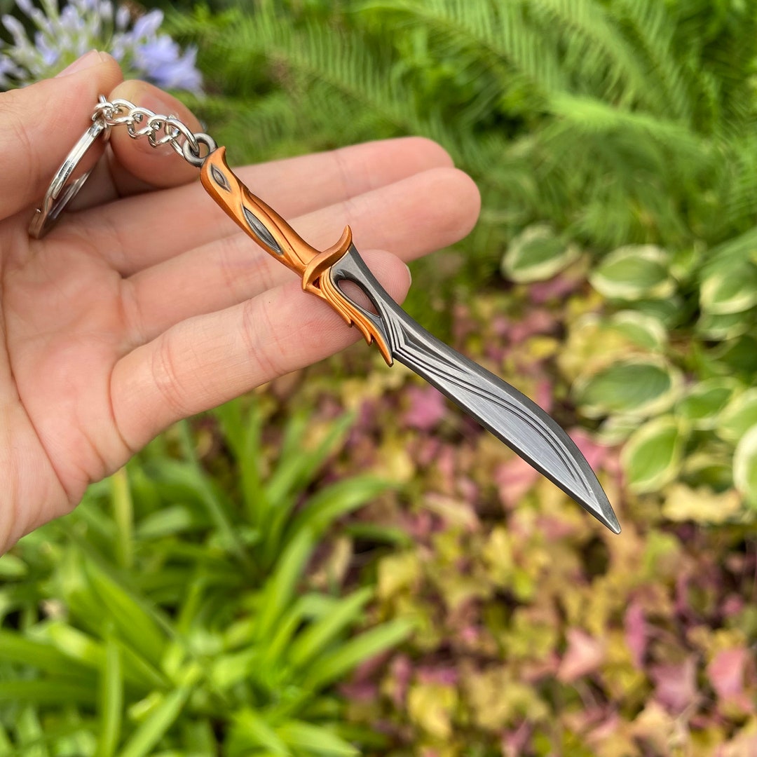 Metal Sovereign Knife Keychain Cool Game Knife Charm Sovereign Dagger ...