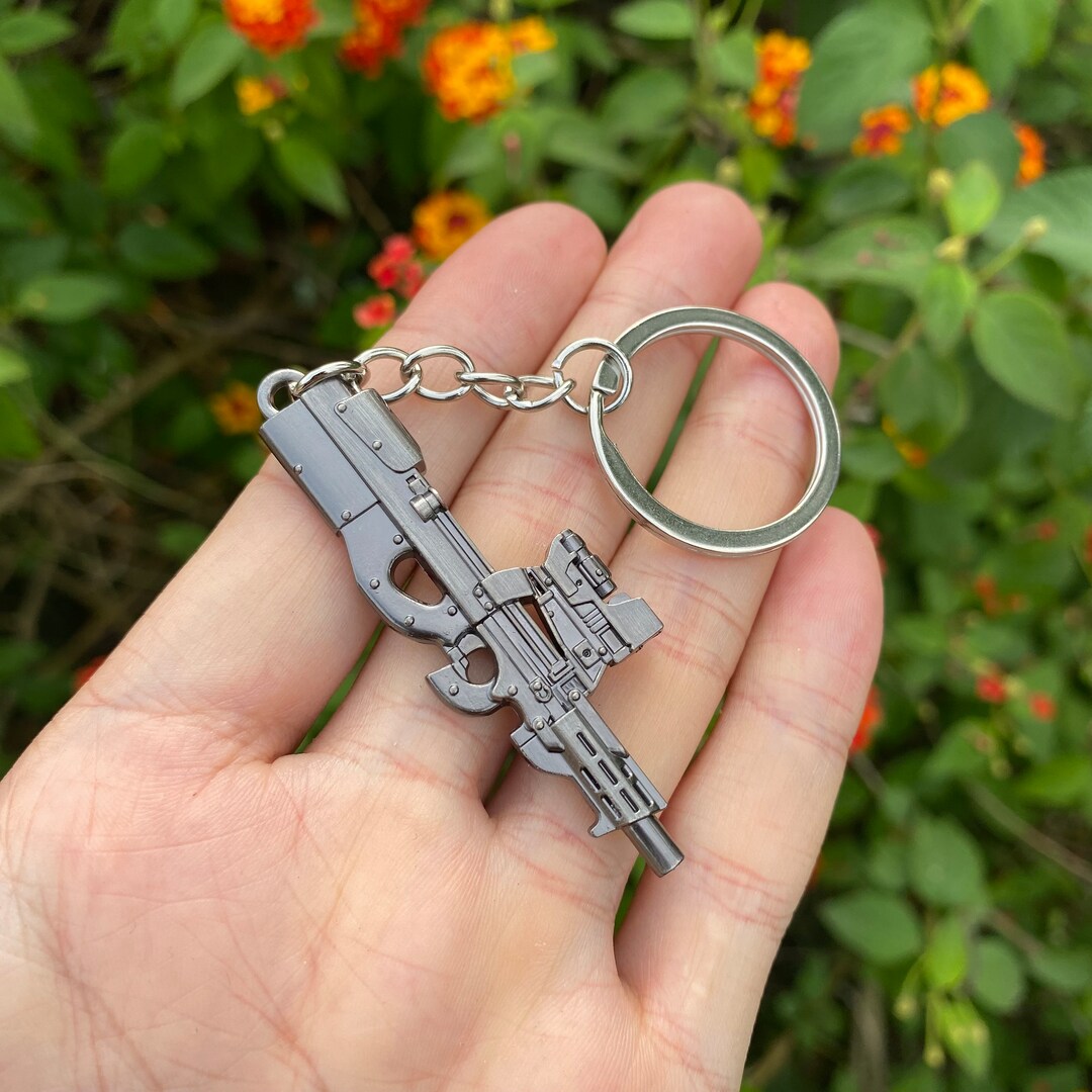 Tiny P90 SMG Gun Keychain Metal P90 COD FPS Game Hot Submachine Gun ...