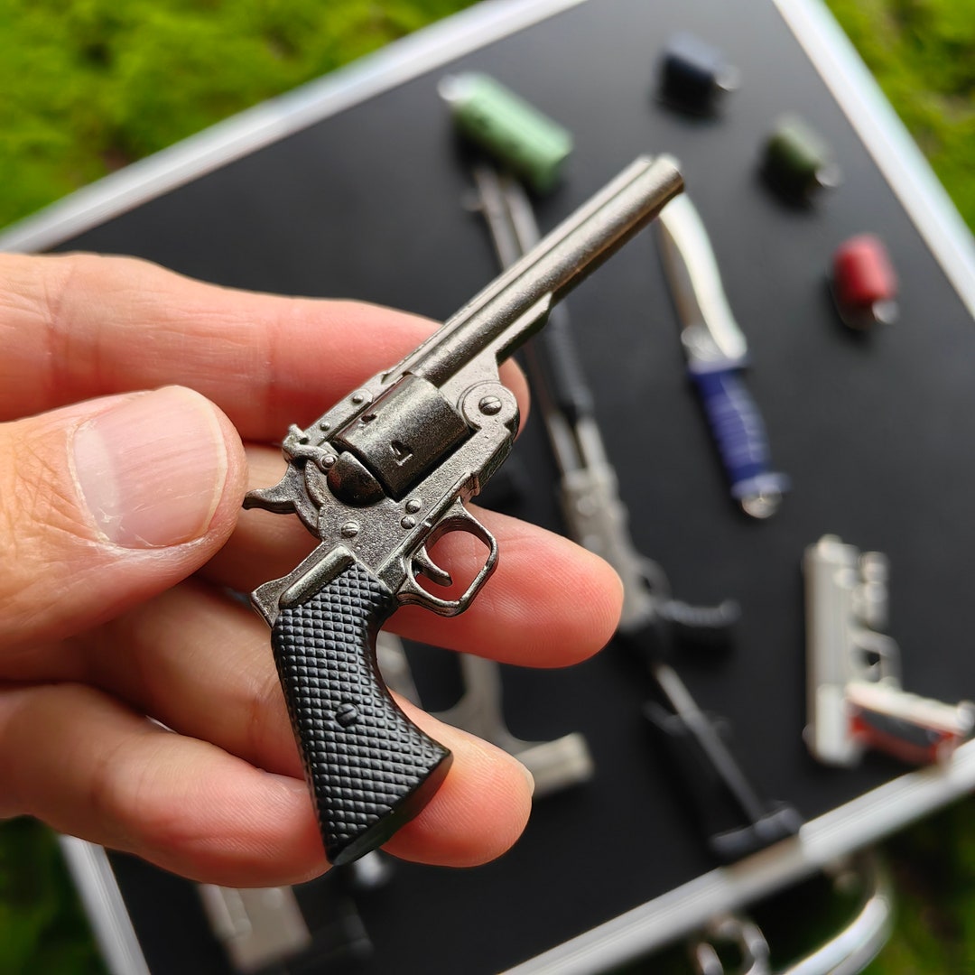 Resident Evil 4 Broken Butterfly Revolver Miniature Handmade Tiny Leon ...