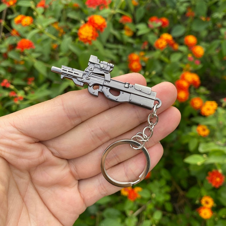 Tiny P90 SMG Gun Keychain Metal P90 COD FPS Game Hot - Etsy