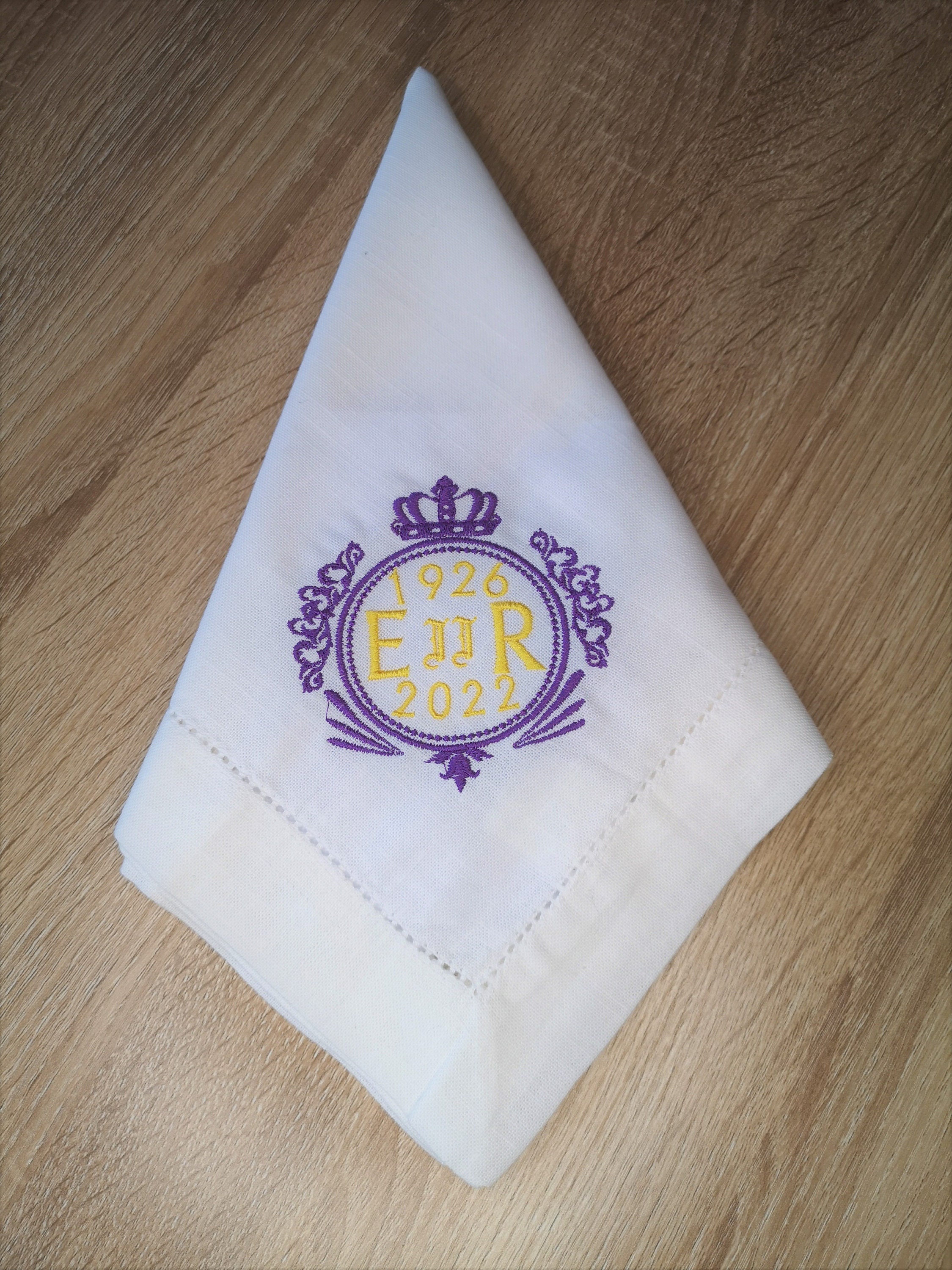 Queen Elizabeth II Commemorative Embroider Cotton Napkins in Memory of ...