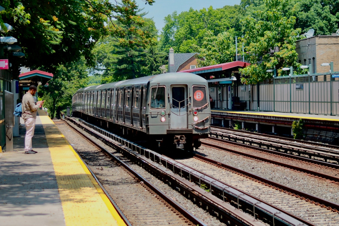 B Train in Brooklyn Digital Photo Download - Etsy
