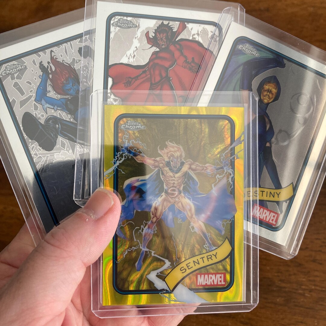 Comic Characters Pack W/sp Yellow Lava Refractor, 4 Trading Cards ...