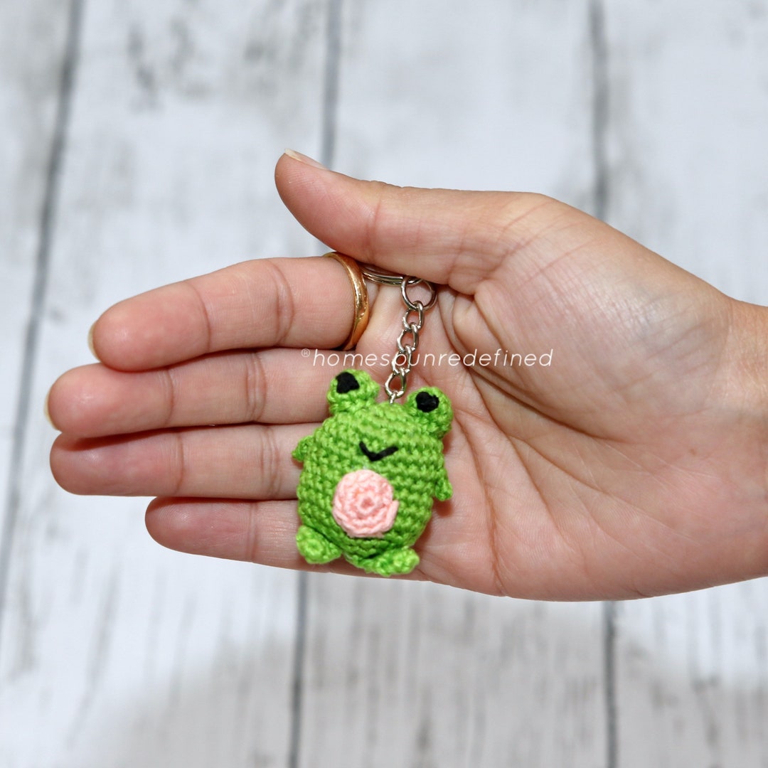 Crochet Frog Keychain, Green Frog Plush Amigurimi Keyring, Kawaii Frog ...