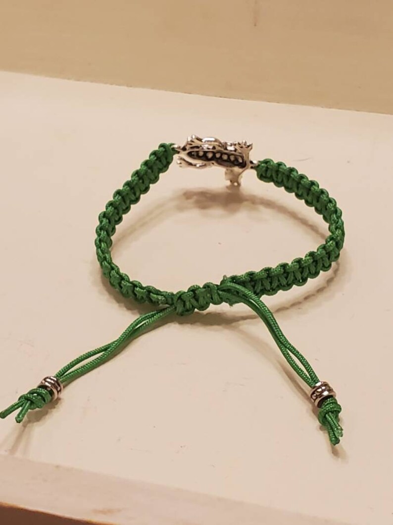 Frog Connector Green Macrame Bracelet With Adjustable Sliding - Etsy