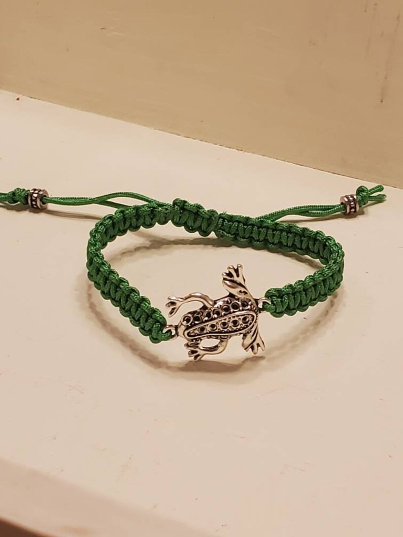 Frog Connector Green Macrame Bracelet With Adjustable Sliding - Etsy
