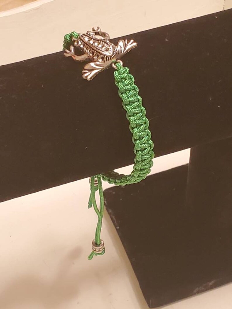 Frog Connector Green Macrame Bracelet With Adjustable Sliding - Etsy