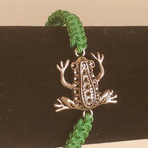 Frog Connector Green Macrame Bracelet With Adjustable Sliding Clasp ...