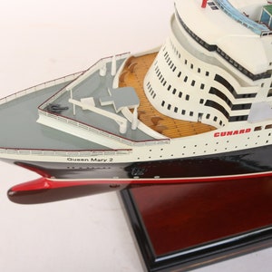 RMS Queen Mary 2 Ship Model 86cm - RMS Queen Mary 2 Wooden Ship Model ...