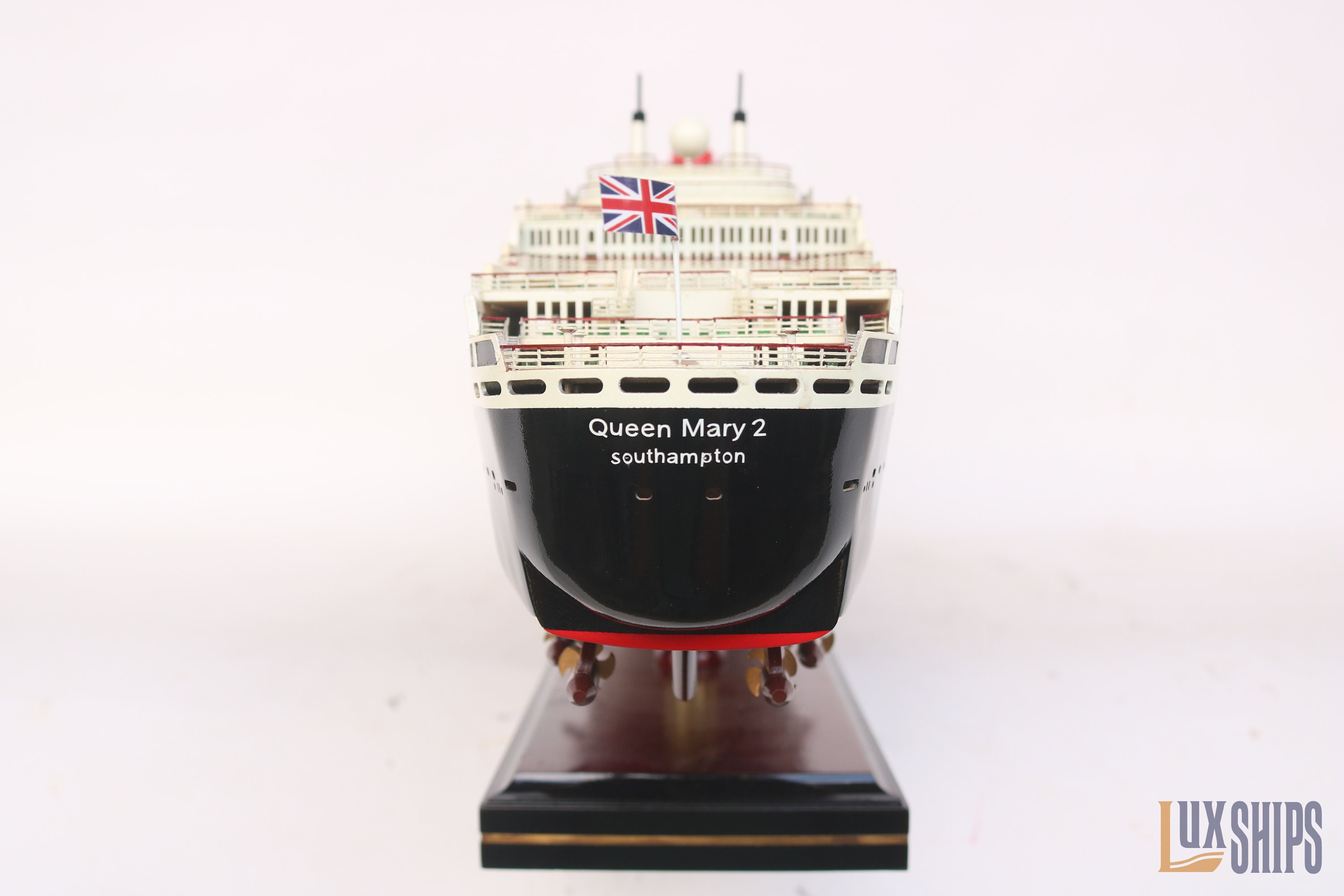 RMS Queen Mary 2 Ship Model 86cm - RMS Queen Mary 2 Wooden Ship Model ...