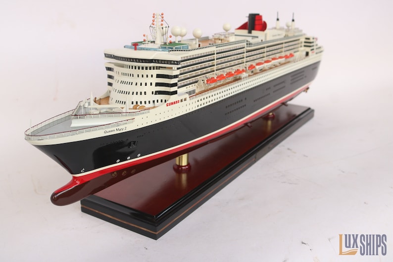 RMS Queen Mary 2 Ship Model 86cm - RMS Queen Mary 2 Wooden Ship Model ...