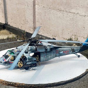 Pre-order, MH-60S Knighthawk With 6 Figures, Scale 1/35 Built and ...
